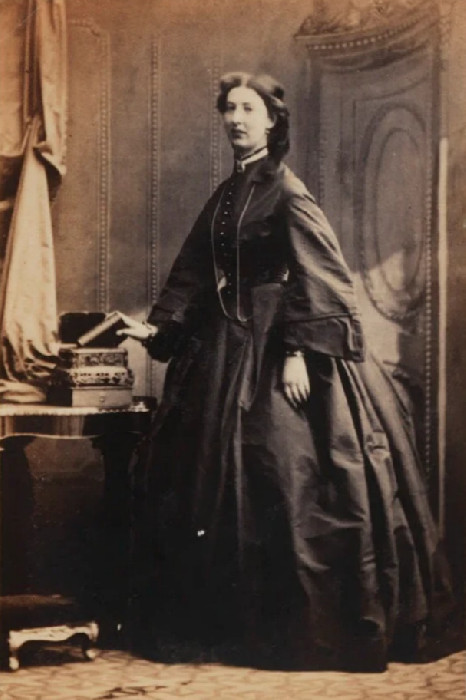 La Honorable Mary Stuart Lee-Mainwaring | FOSTER History & Collective ...